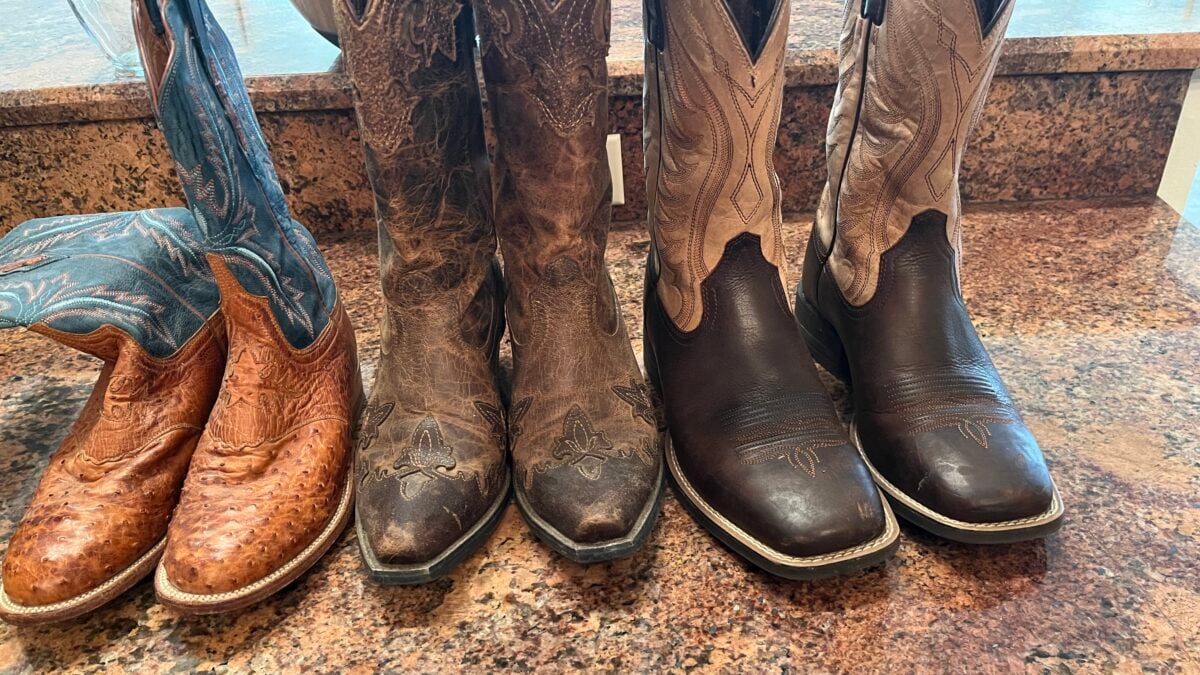Why Are Cowboy Boots Pointed? Unraveling The Western Mystery